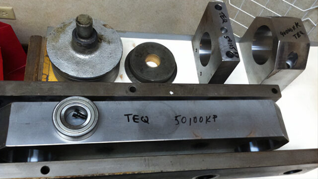 Manual Turning & Milling Chicago - Midwest Machine Service